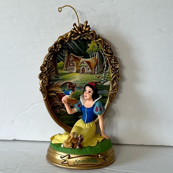Hallmark | Holiday | 998 Hallmark Keepsake Ornament Walt Disneys Snow ...